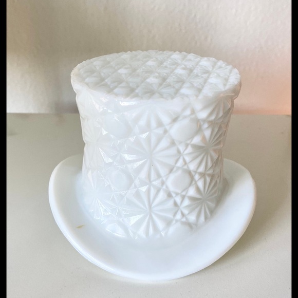Accents | Vintage Indiana Glass Milk Glass Hatdishvase With Daisybutton ...